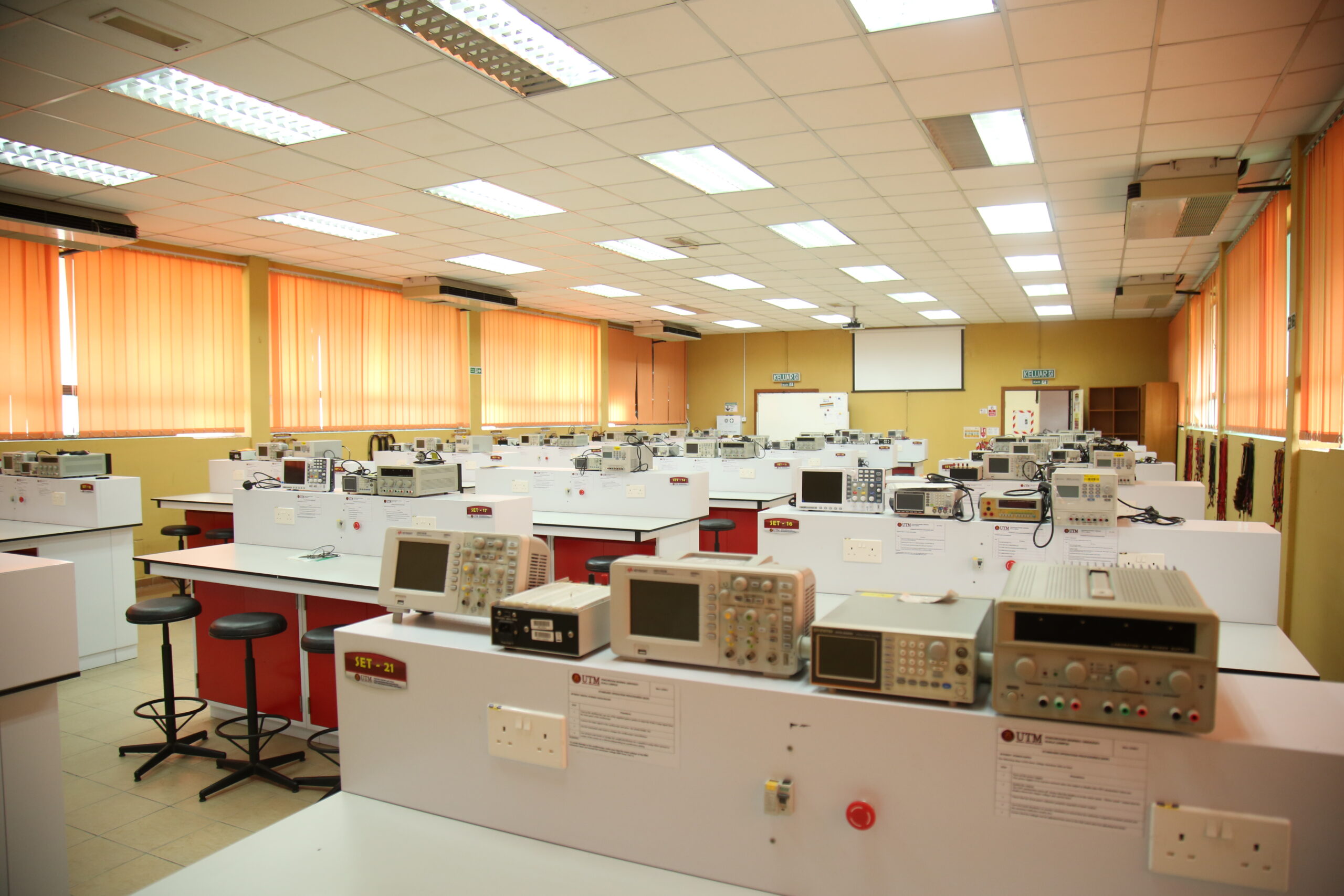 Contact us | Lab Management Centre UTM Kuala Lumpur